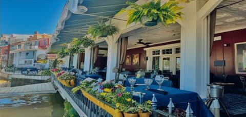 Chez Riverfront Café | Chez Francois Restaurant